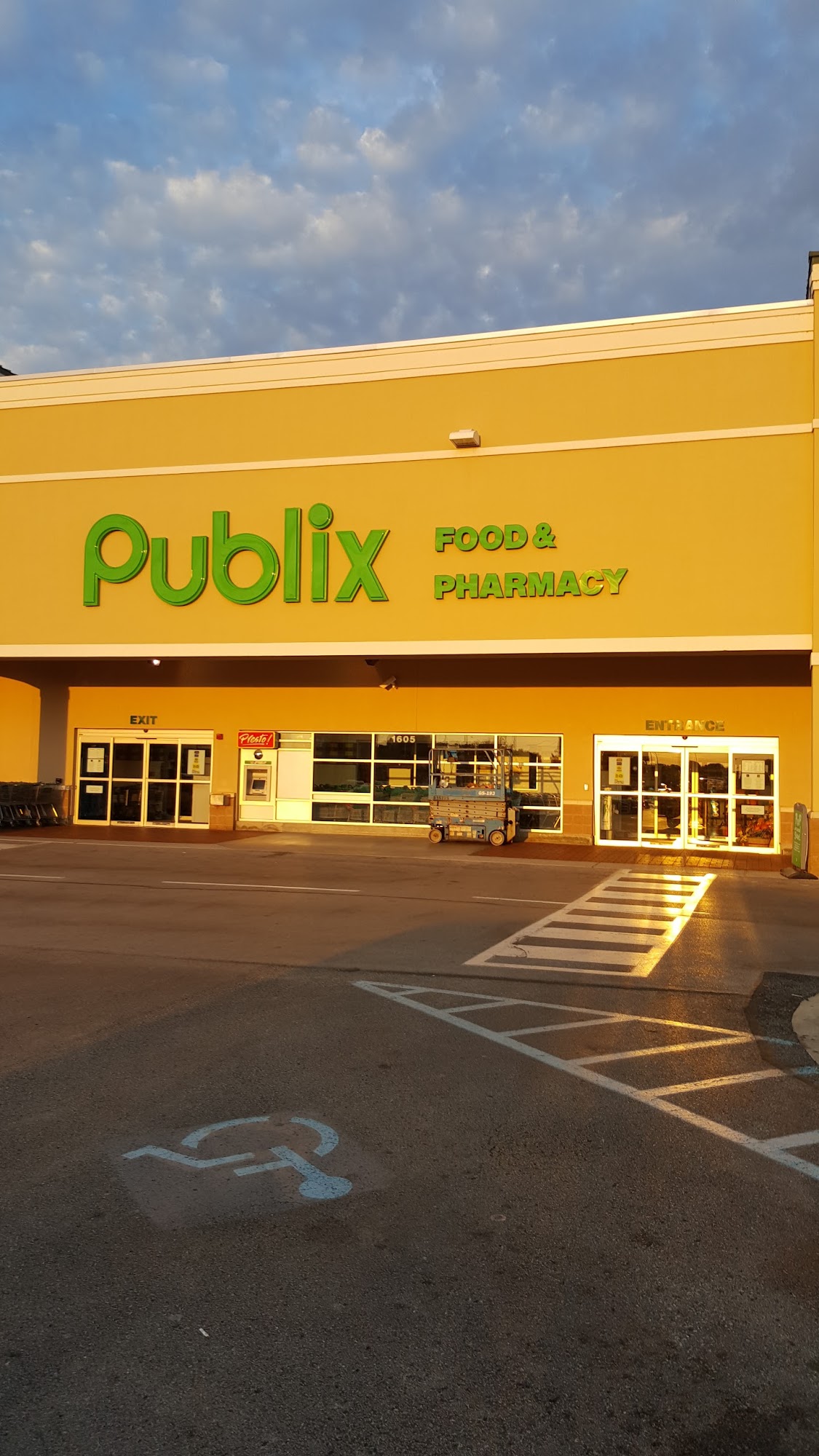 PUBLIX SUPER MARKET AT DECATUR COMMONS - 1605 Beltline Rd SW, Decatur ...