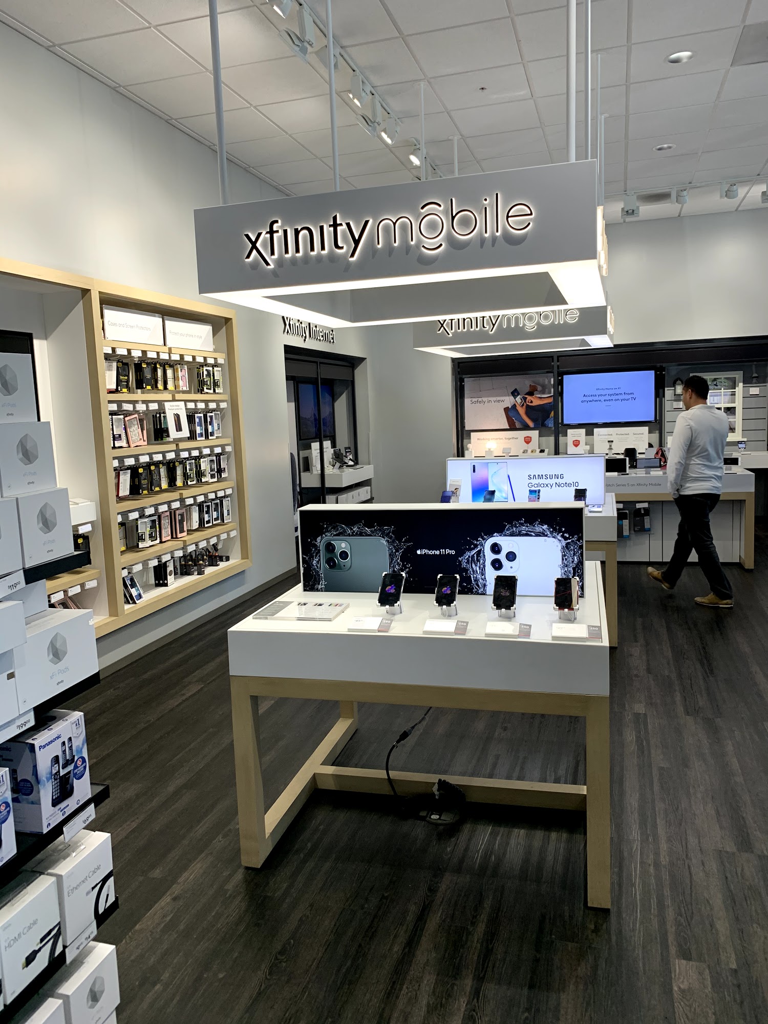 XFINITY STORE BY COMCAST - 2001 Diamond Blvd Suite 150, Concord CA ...