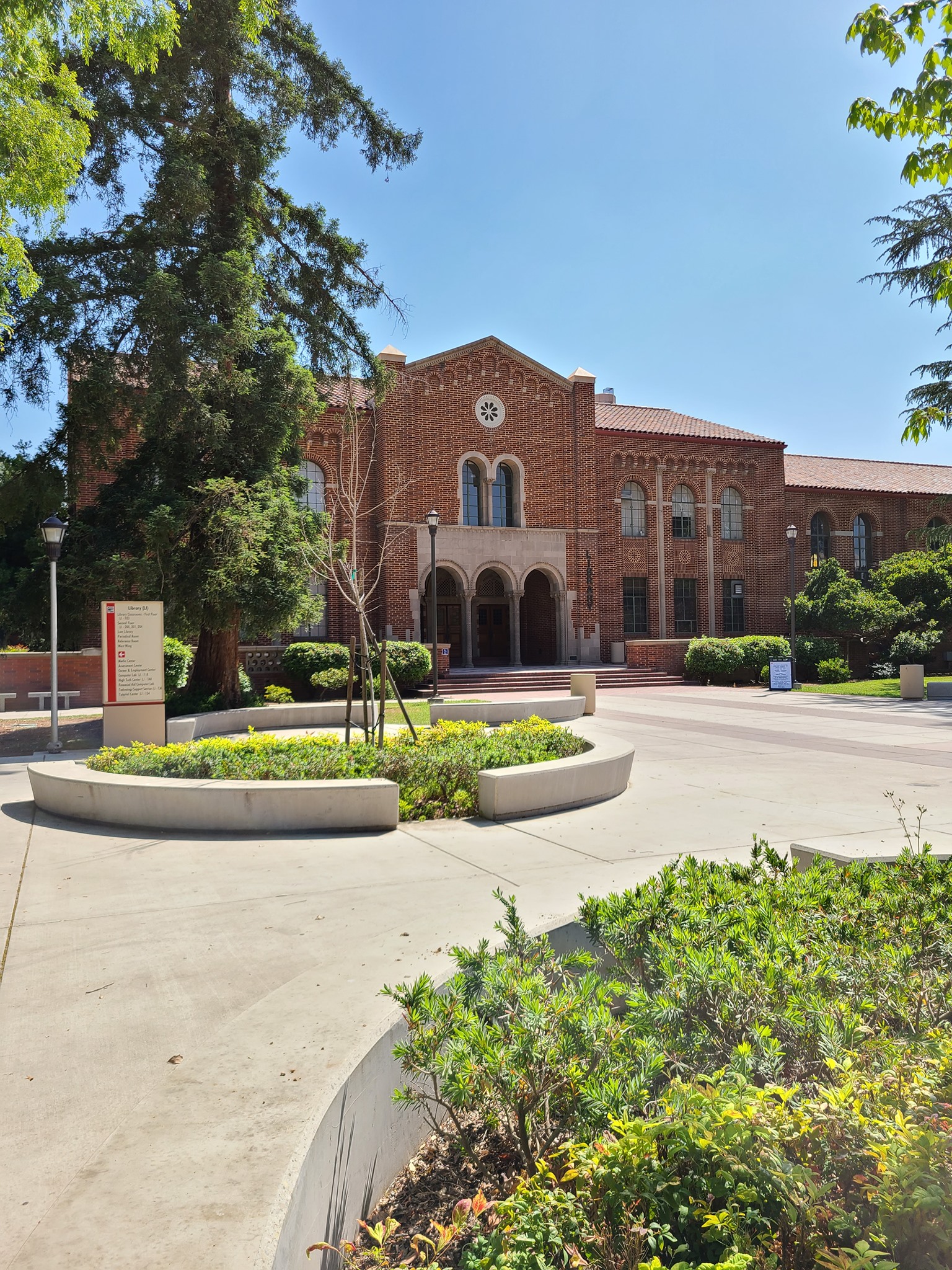 FRESNO CITY COLLEGE LIBRARY - Fresno CA - Hours, Directions, Reviews ...