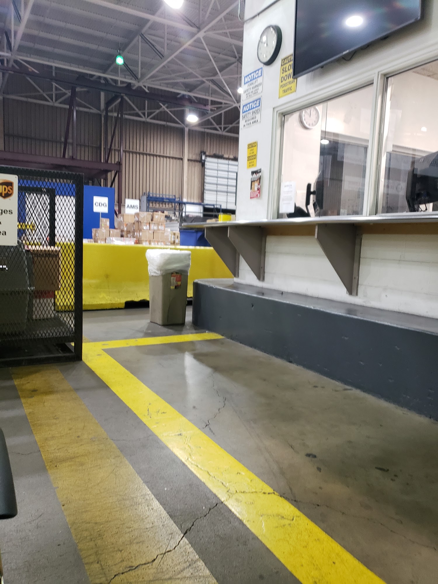 DELTA CARGO - Los Angeles CA - Hours, Directions, Reviews - Loc8NearMe