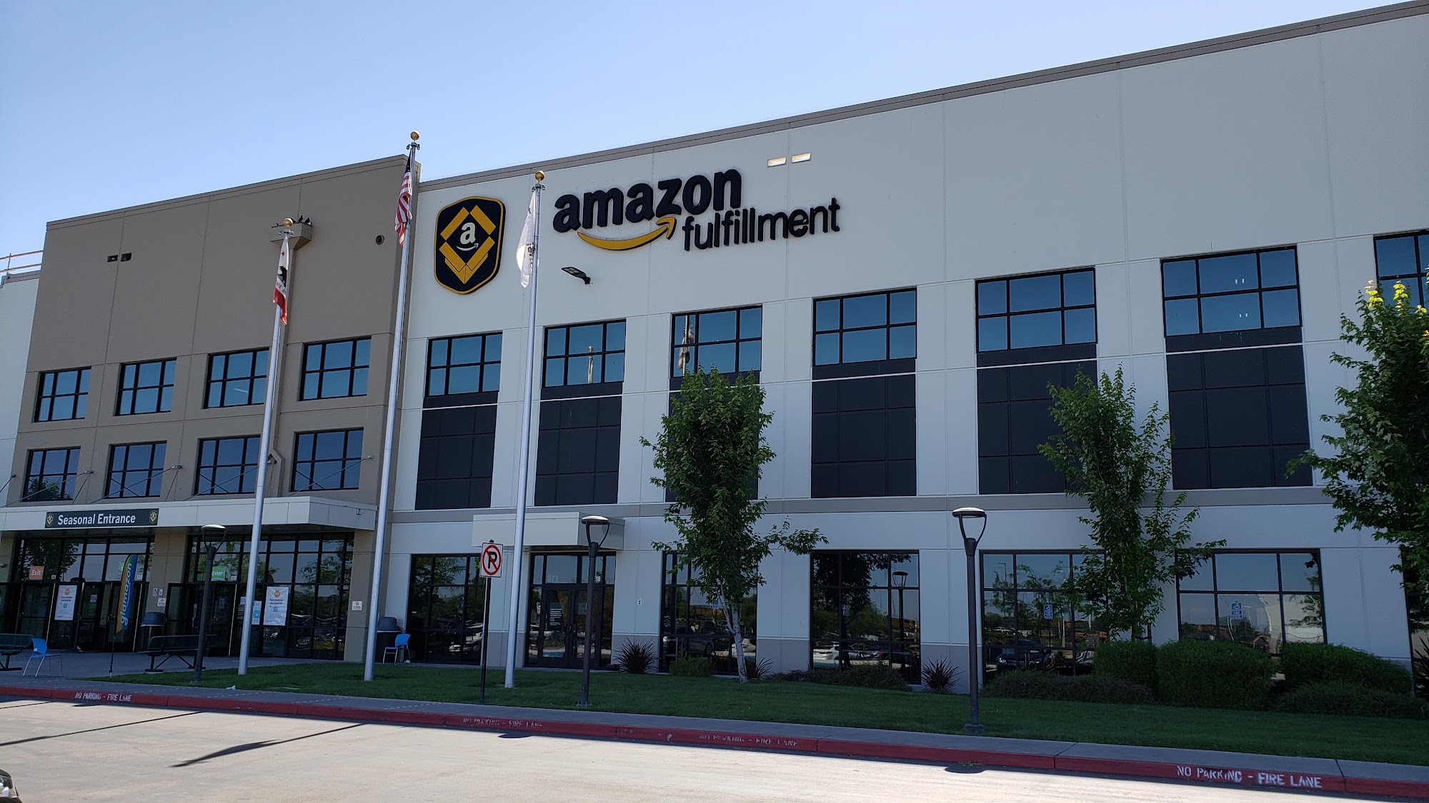 AMAZON FULFILLMENT CENTER - Tracy CA - Hours, Directions, Reviews ...