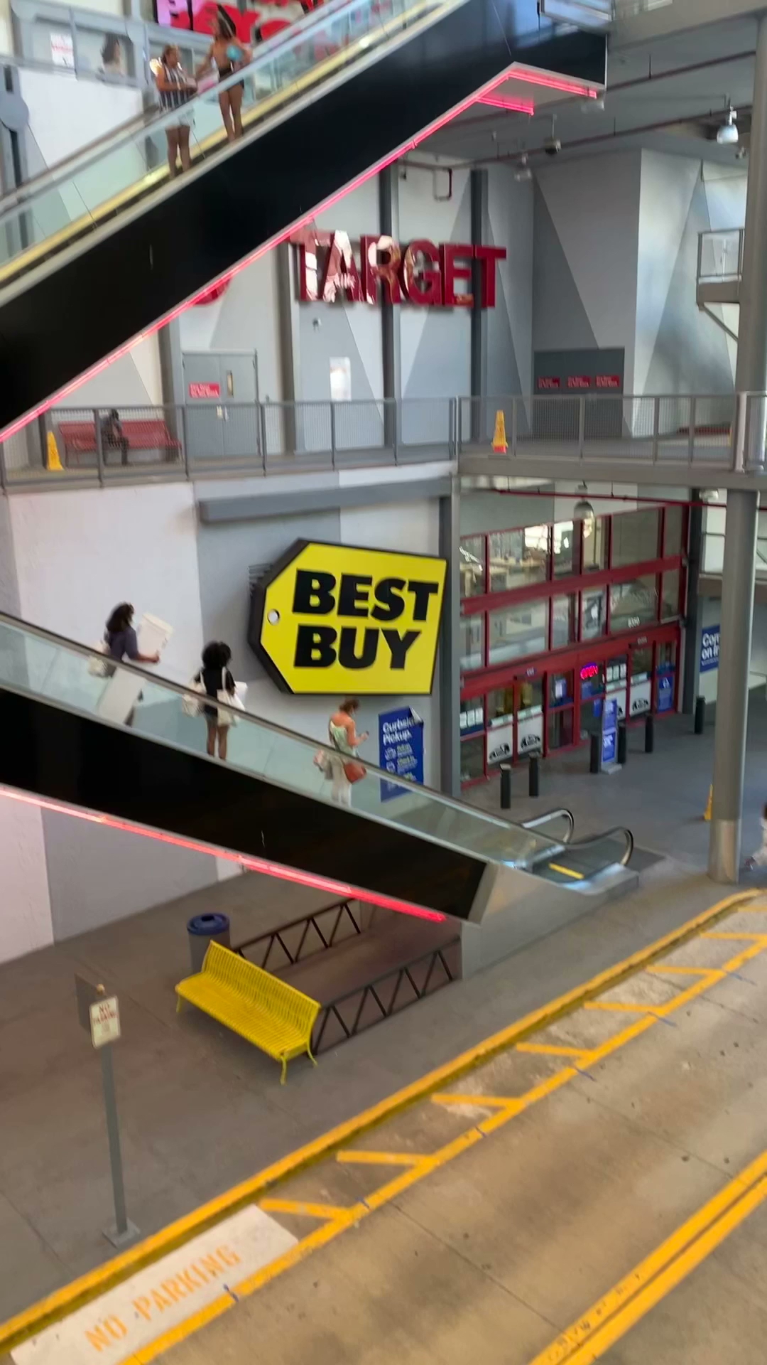 DICK'S SPORTING GOODS - Dadeland Station, 8364 S Dixie Hwy, Miami FL ...