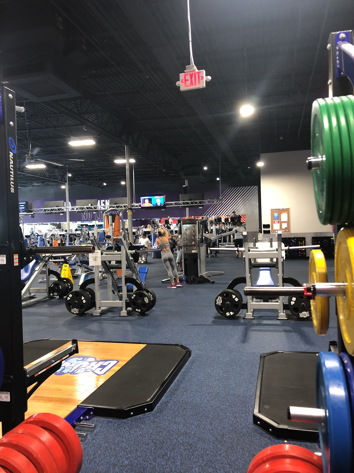 CRUNCH FITNESS - LAKE NONA™ - 11926 Narcoossee Rd #100, Orlando FL ...