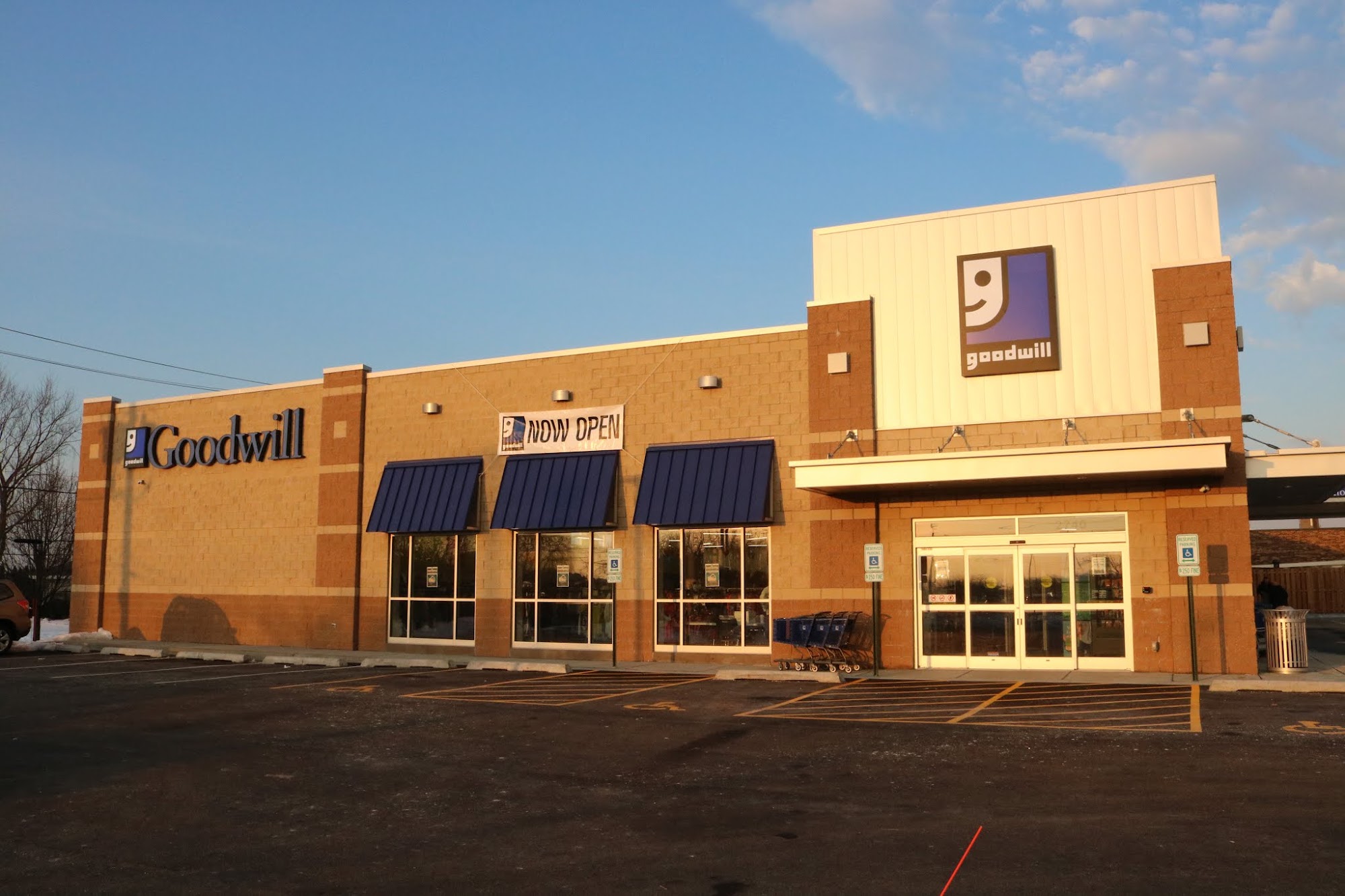 GOODWILL STORE & DONATION CENTER IN GLENVIEW - Northbrook IL - Hours ...