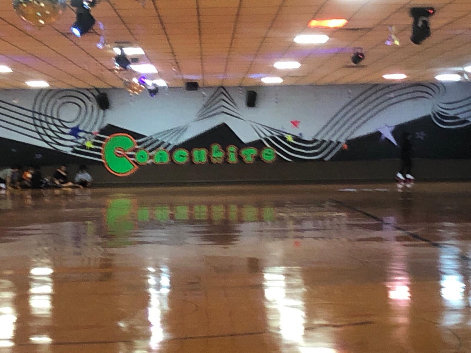 COACHLITE SKATE CENTER - Roselle IL - Hours, Directions, Reviews ...