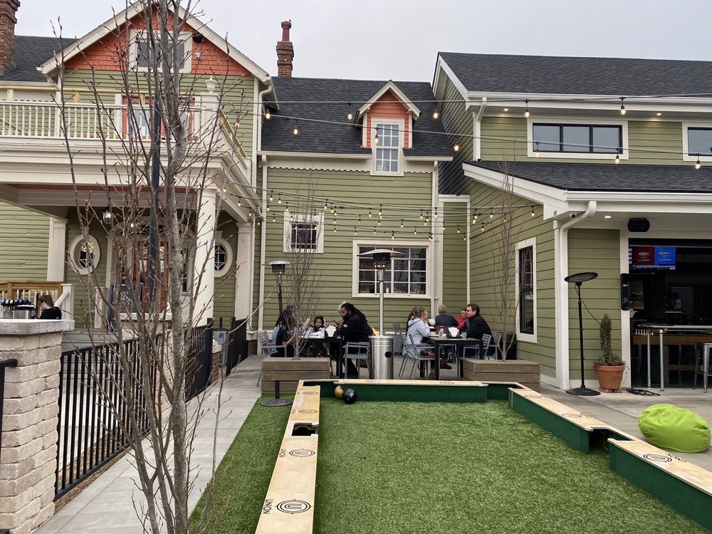 UNION RESTAURANT & GAMEYARD - Jeffersonville IN - Hours, Directions ...