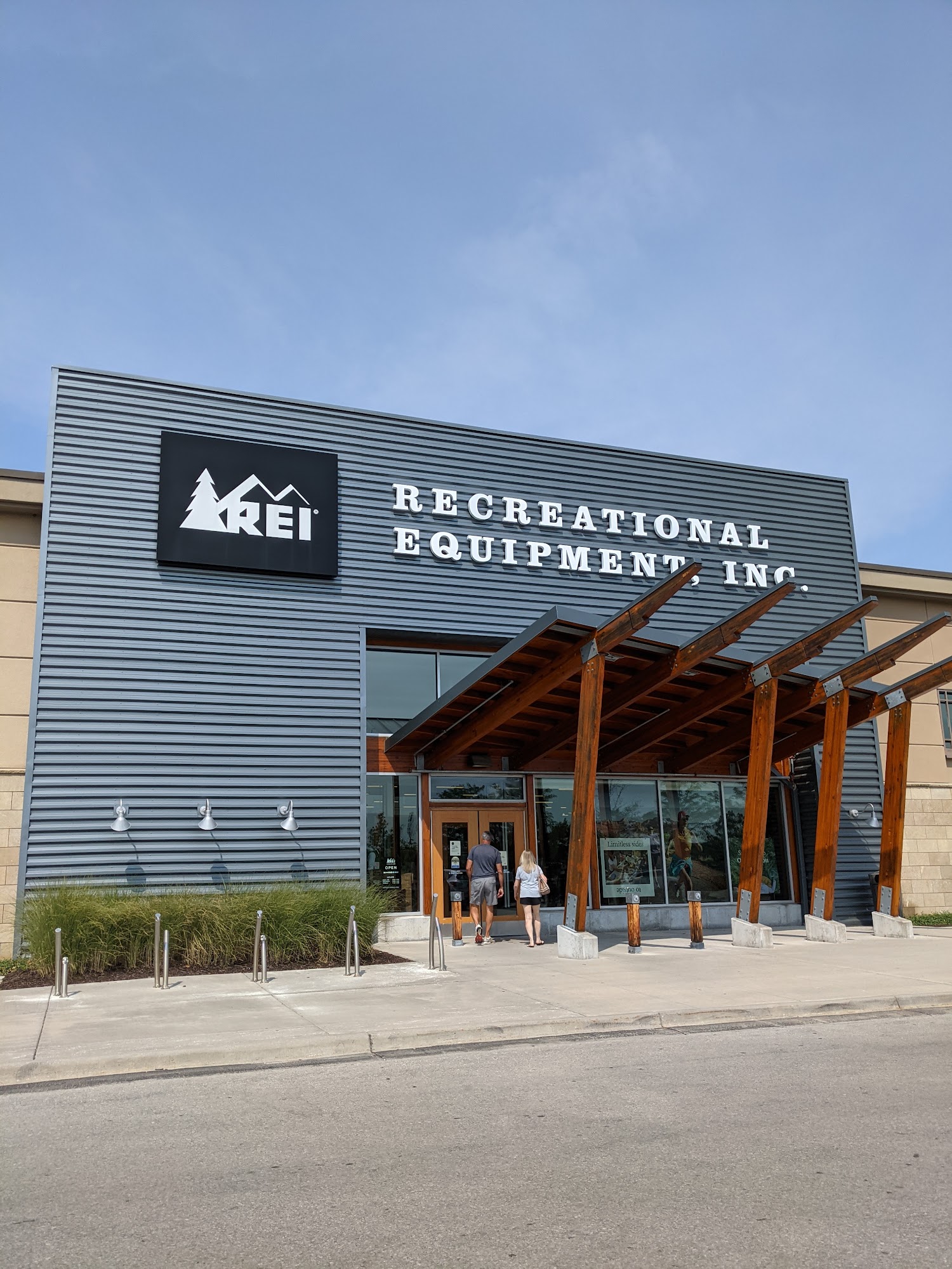 REI - 6281 W 135th St, Overland Park KS - Hours, Directions, Reviews ...
