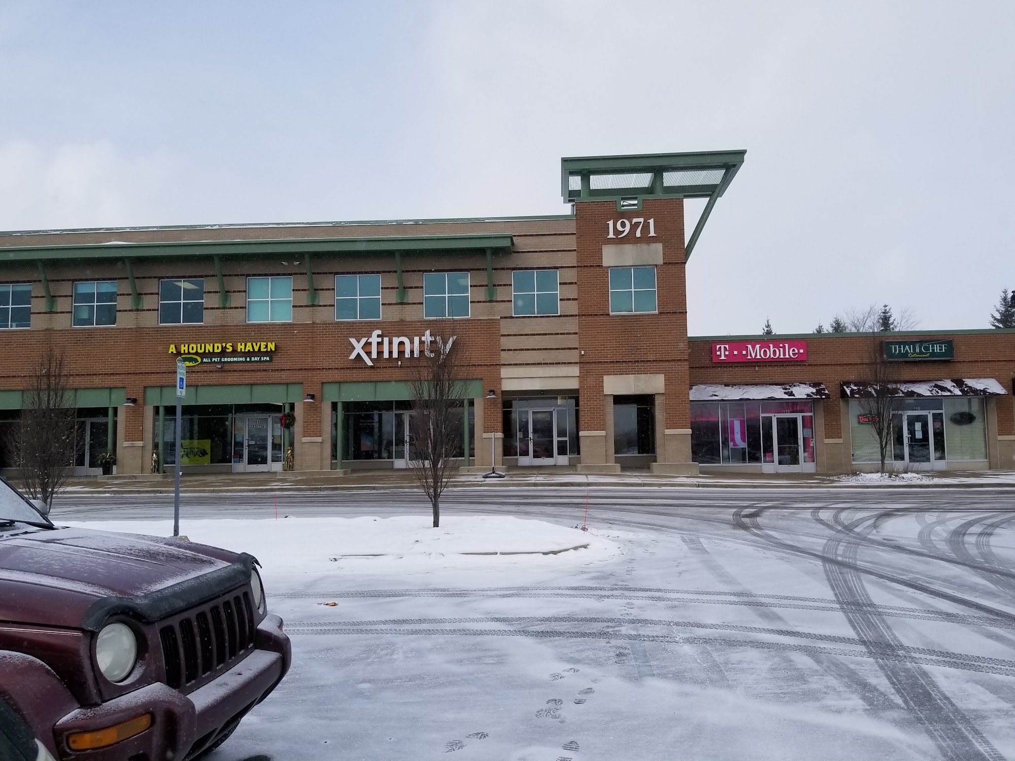 XFINITY STORE BY COMCAST - 1971 E Beltline Ave NE Suite 116, Grand ...