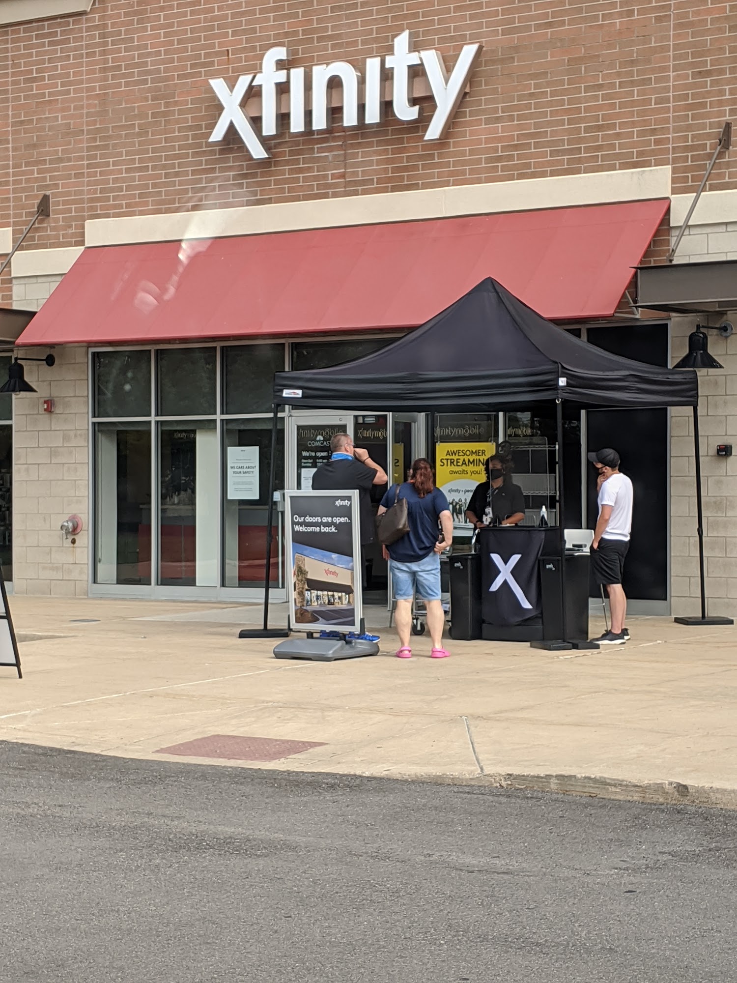 XFINITY STORE BY COMCAST - 14209 Hall Rd, Shelby MI - Hours, Directions ...