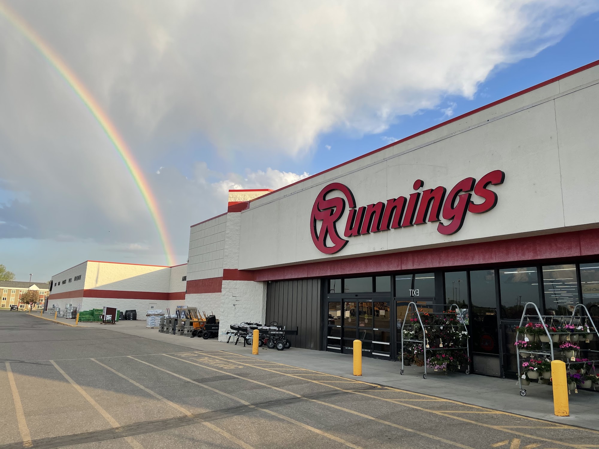RUNNINGS - Marshall MN - Hours, Directions, Reviews - Loc8NearMe