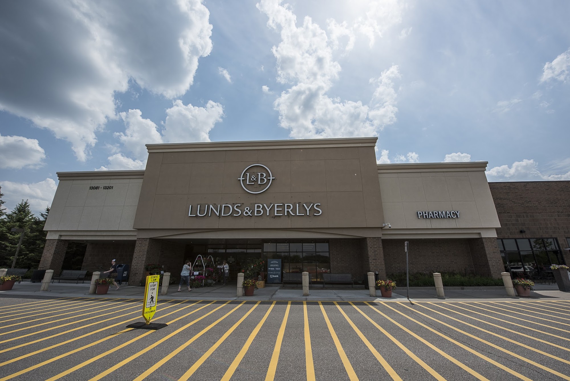 LUNDS & BYERLYS RIDGEDALE - Minnetonka MN - Hours, Directions, Reviews ...