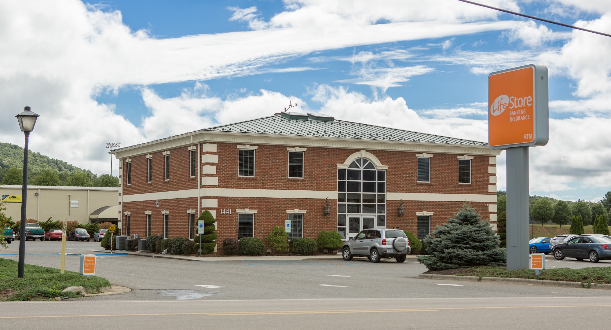 LIFESTORE BANK - West Jefferson NC - Hours, Directions, Reviews ...