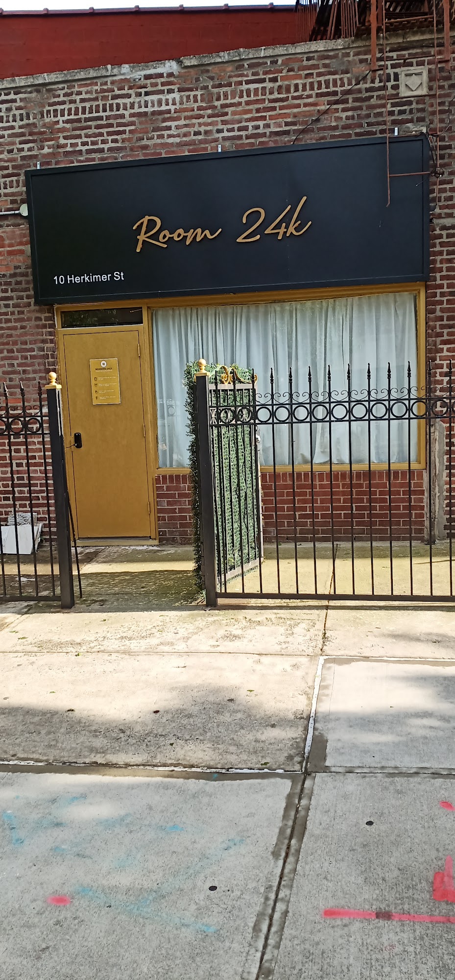 Room 24k, Brooklyn - Reviews (47), Photos (15) - Restaurantji