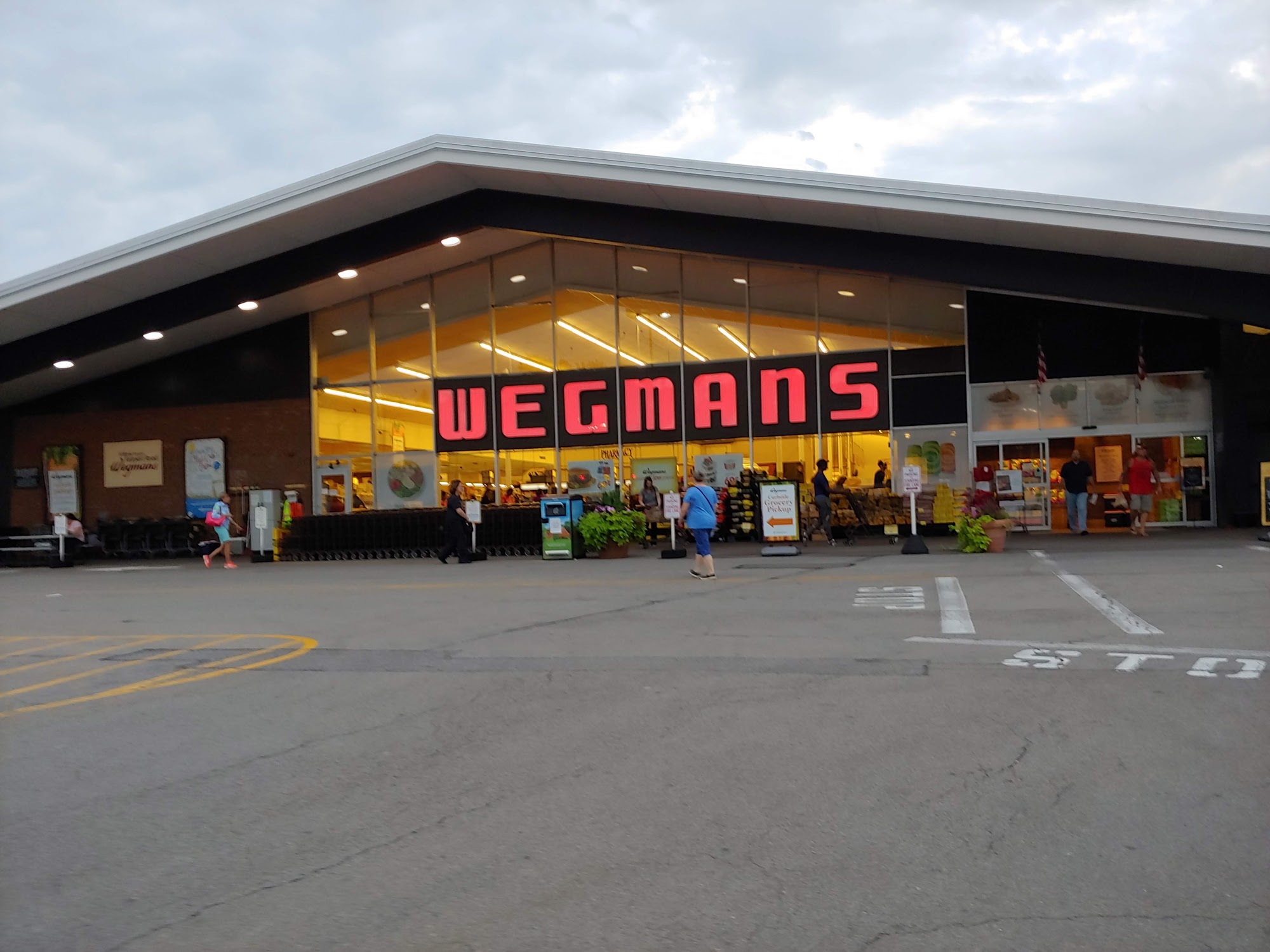 WEGMANS - 851 Fairport Rd, East Rochester NY - Hours, Directions ...