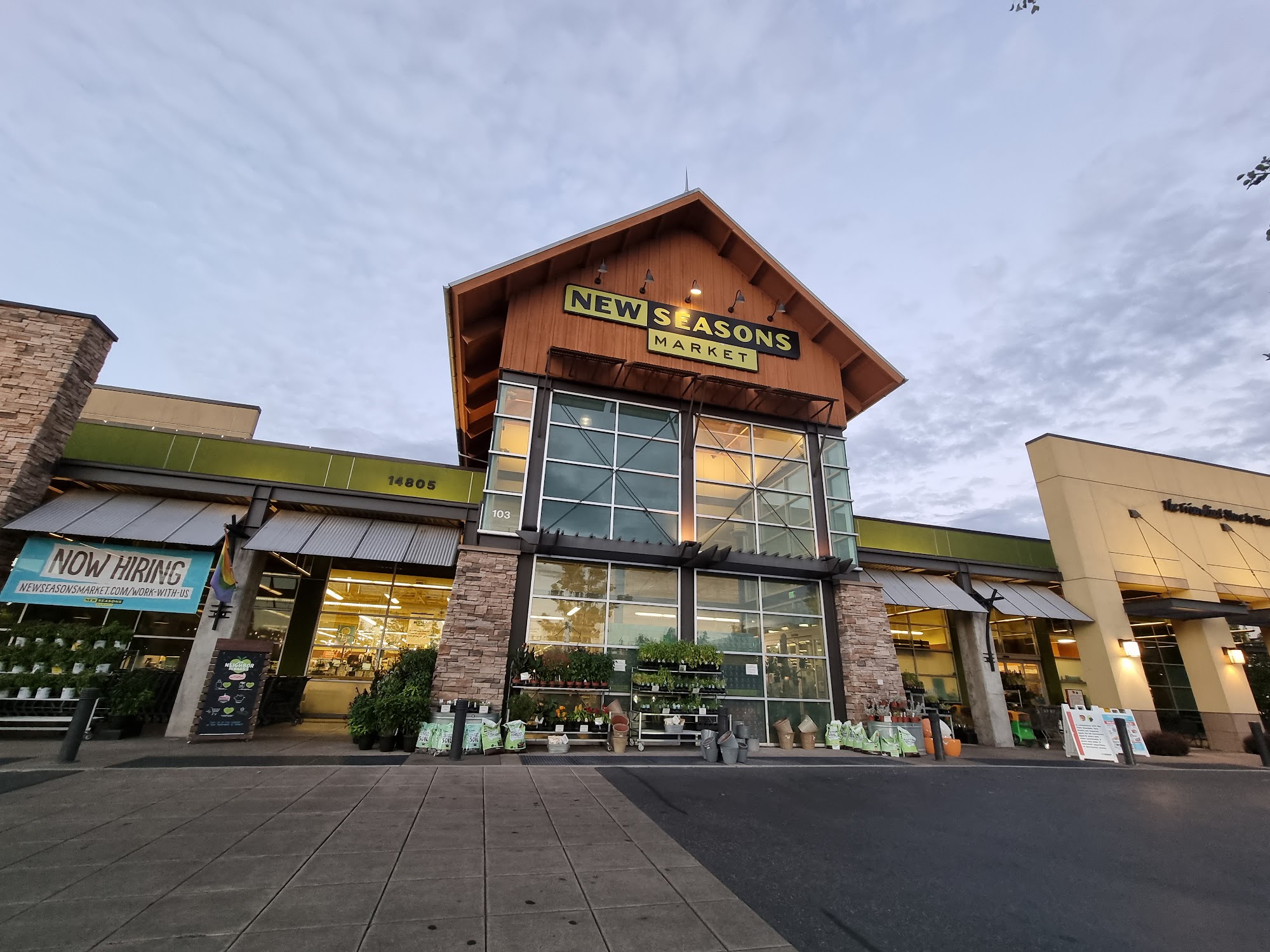 NEW SEASONS MARKET - PROGRESS RIDGE - Beaverton OR - Hours, Directions ...