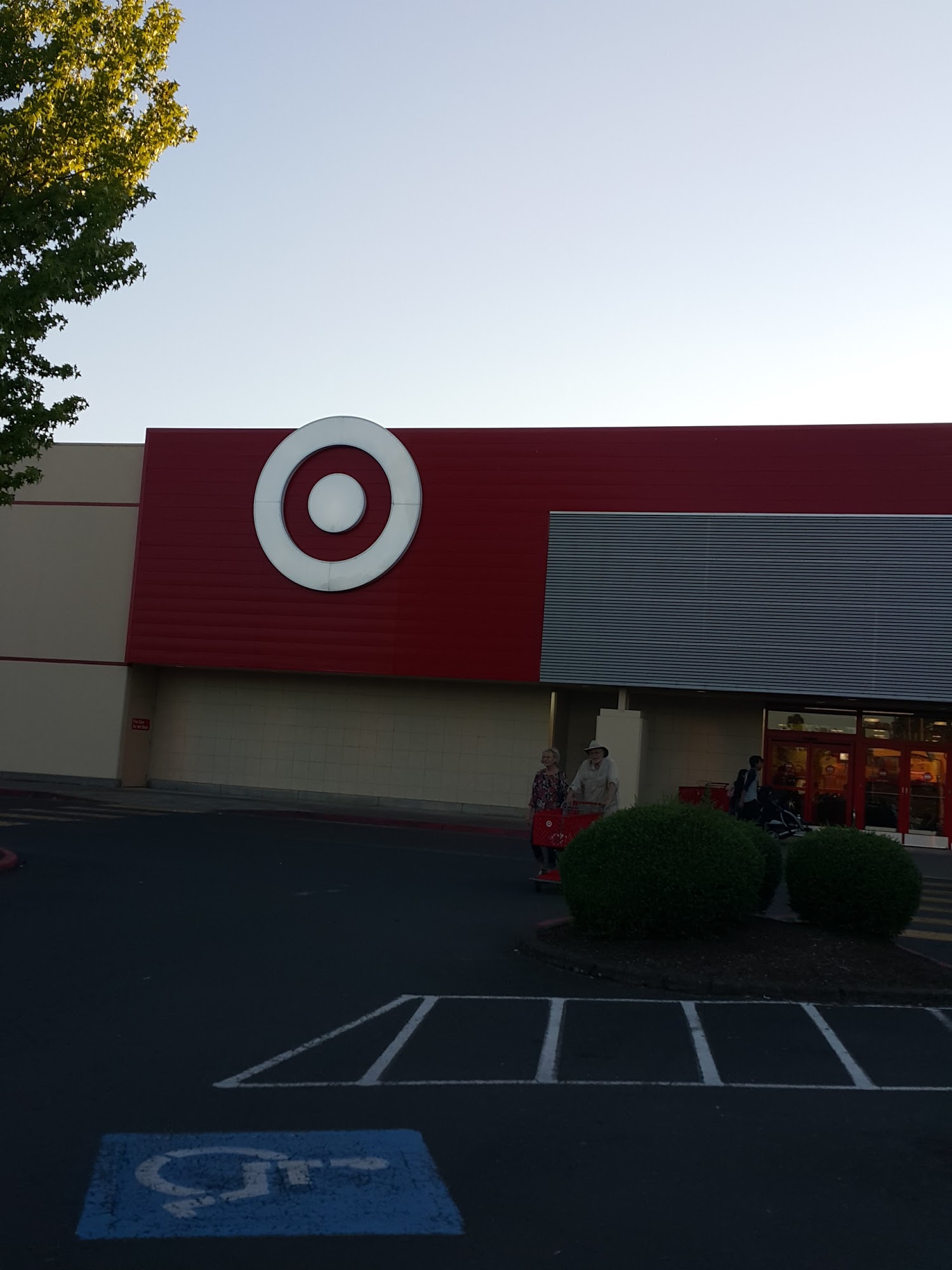 TARGET - 2750 Gateway St, Springfield OR - Hours, Directions, Reviews ...