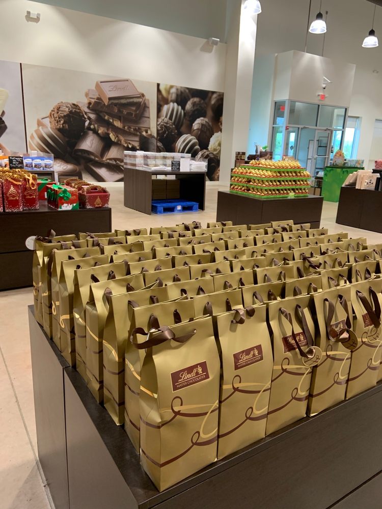 LINDT CHOCOLATE SHOP - Carlisle PA - Hours, Directions, Reviews ...