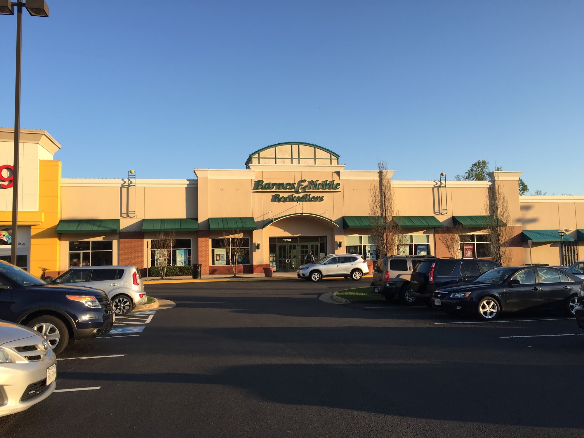 BARNES & NOBLE - 12193 Fair Lakes Promenade Dr, Fairfax VA - Hours ...