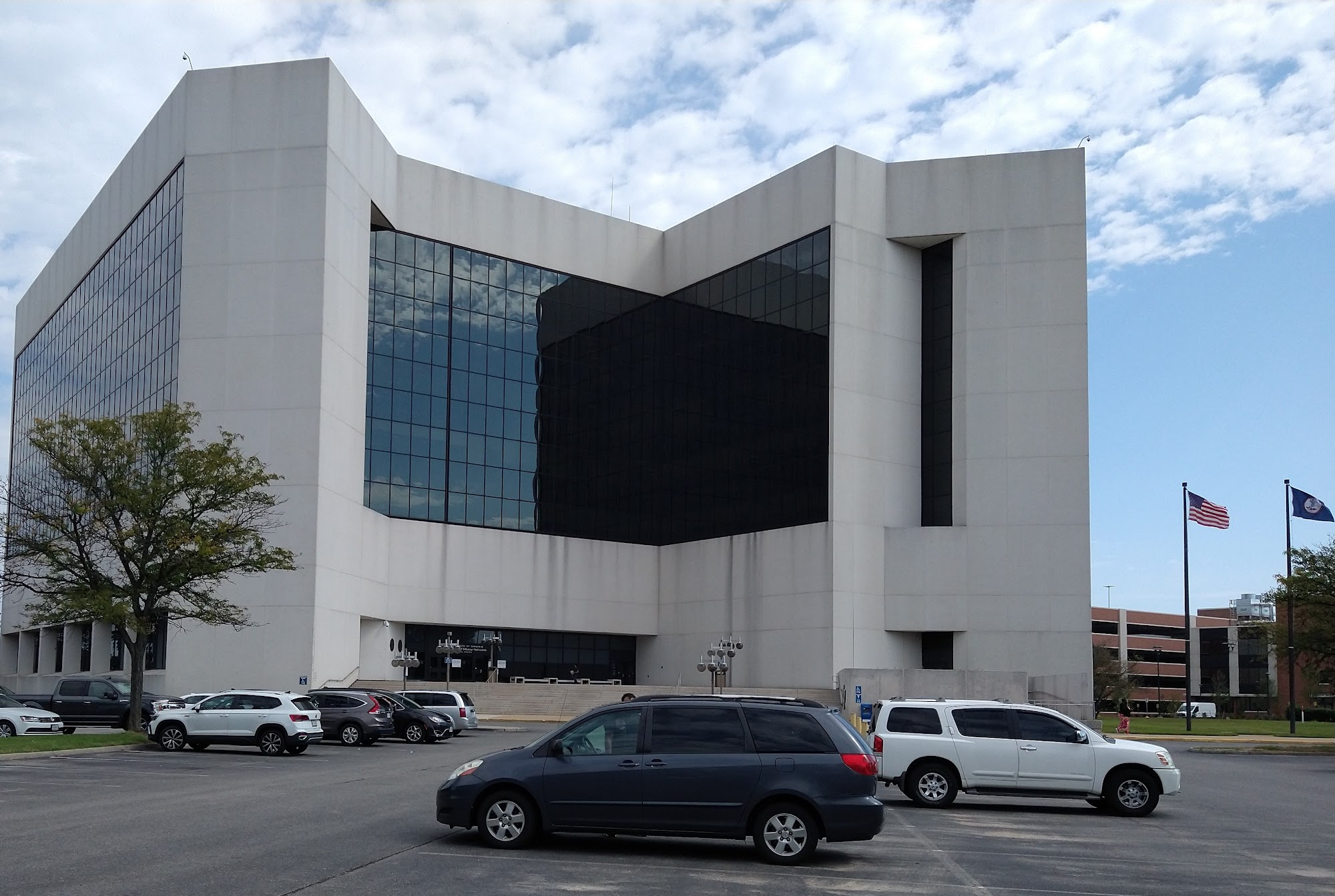 DMV- RICHMOND CENTRAL CUSTOMER SERVICE CENTER - 2300 W Broad St ...