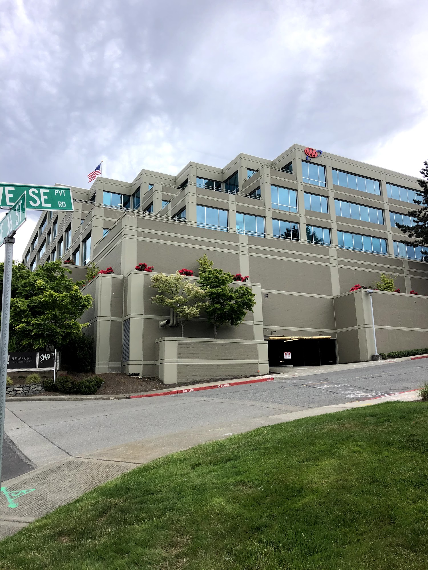 AAA WASHINGTON - HEADQUARTERS - NO SERVICES - Bellevue WA - Hours ...