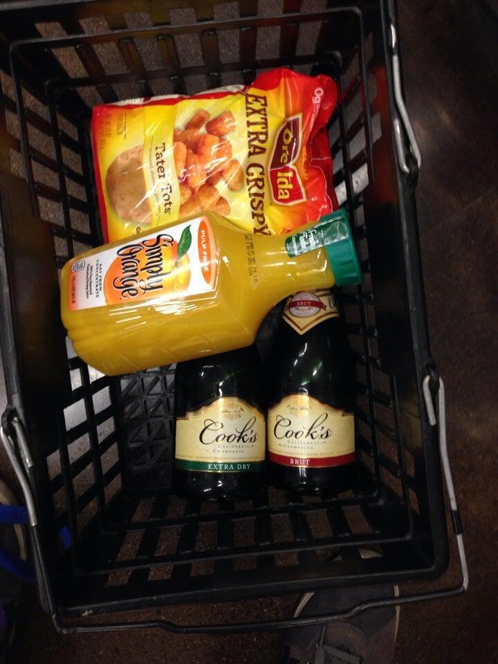 HILLTOP RED APPLE - Seattle WA - Hours, Directions, Reviews - Loc8NearMe