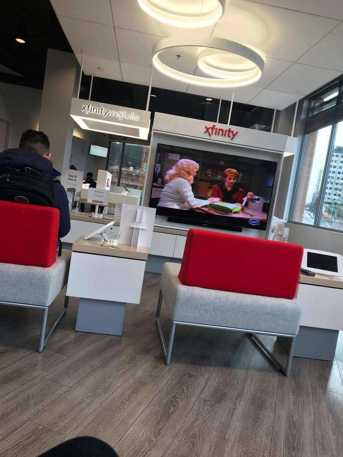XFINITY STORE BY COMCAST - 2202 Westlake Ave Suite 116, Seattle WA ...