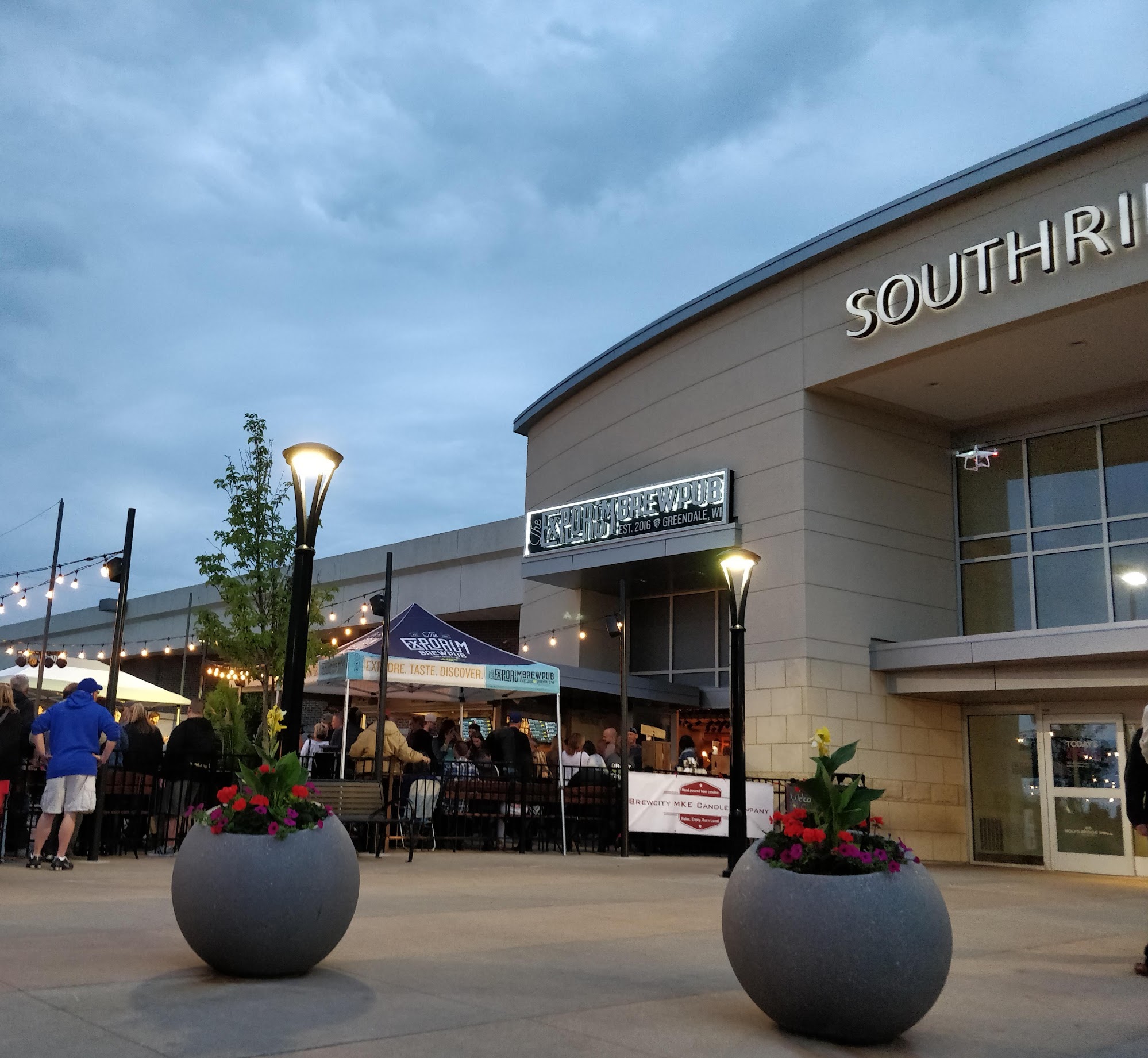 SOUTHRIDGE MALL - Greendale WI - Hours, Directions, Reviews - Loc8NearMe