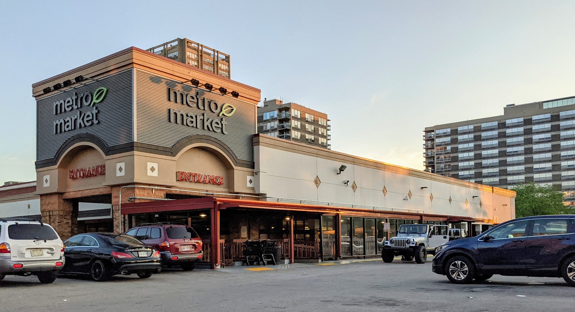 METRO MARKET - Milwaukee WI - Hours, Directions, Reviews - Loc8NearMe